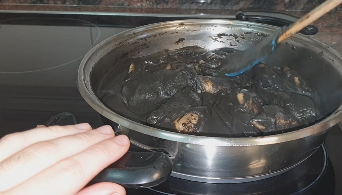 Chipirones En Su Tinta - Baby Squid In Its Ink